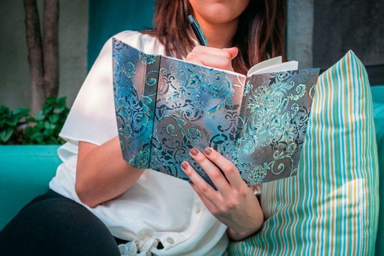 Gossamer Grey – מחברות אומנותיות